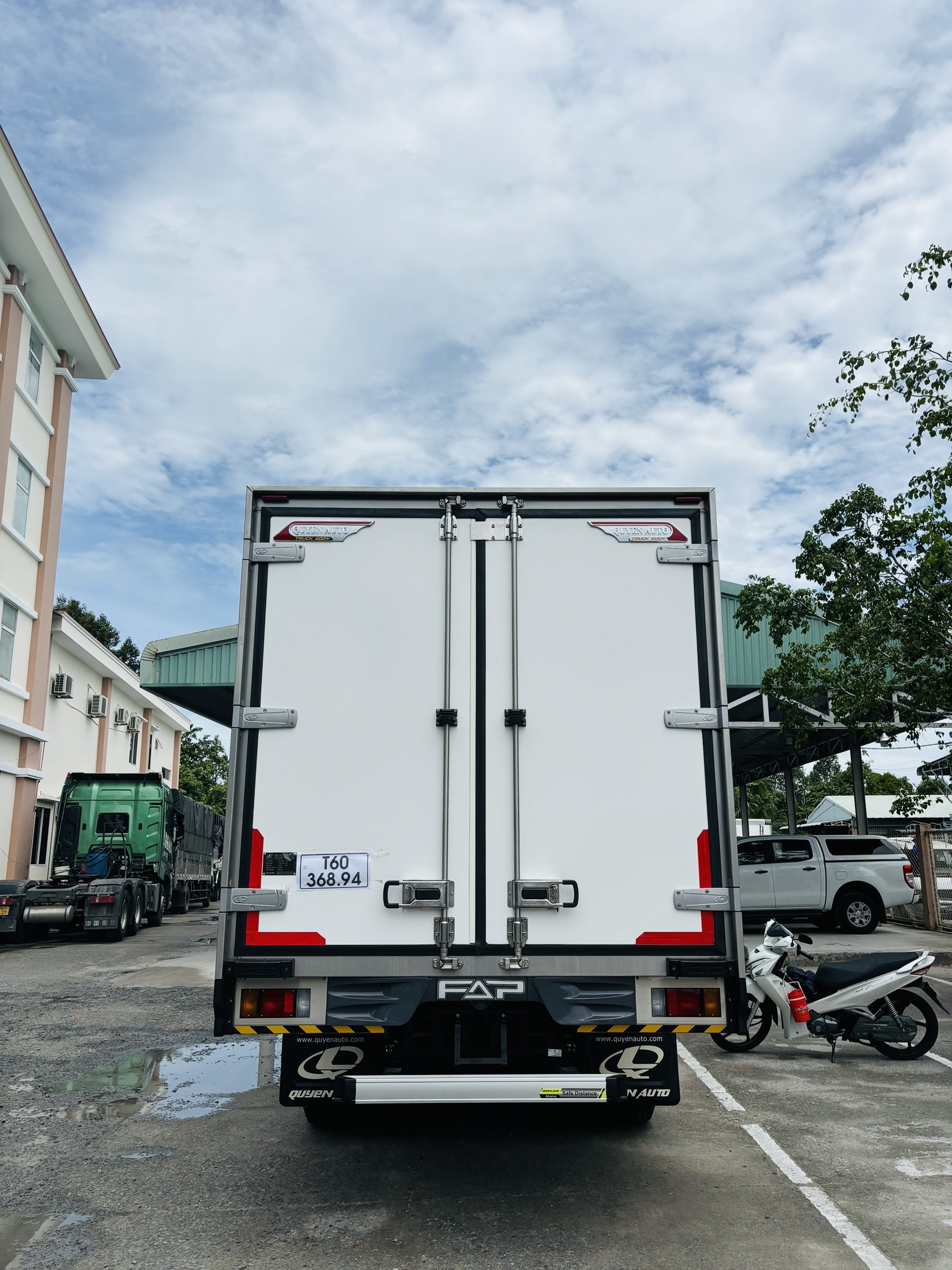 FRR 650 THÙNG ĐÔNG LẠNH - MẪU THÙNG NGẮN - Xe Tải Cần Thơ