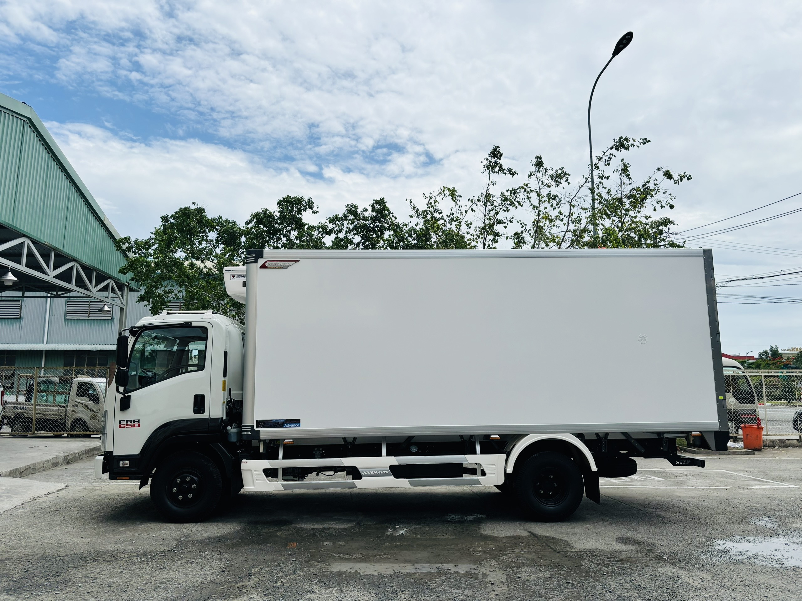 FRR 650 THÙNG ĐÔNG LẠNH - MẪU THÙNG NGẮN - Xe Tải Cần Thơ